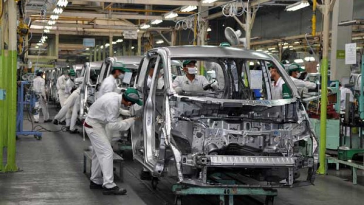 Insinyur Muslim Pembuat Mobil Ramah Iman dan Lingkungan