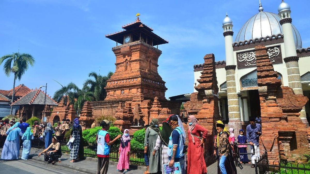 Wisata Religi Maulid: Peluang Ekonomi dan Dakwah di Era Modern