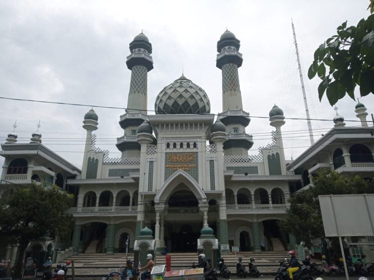 Kemegahan Masjid Agung Jami' Malang, Simbol Keagungan Arsitektur Islam ...